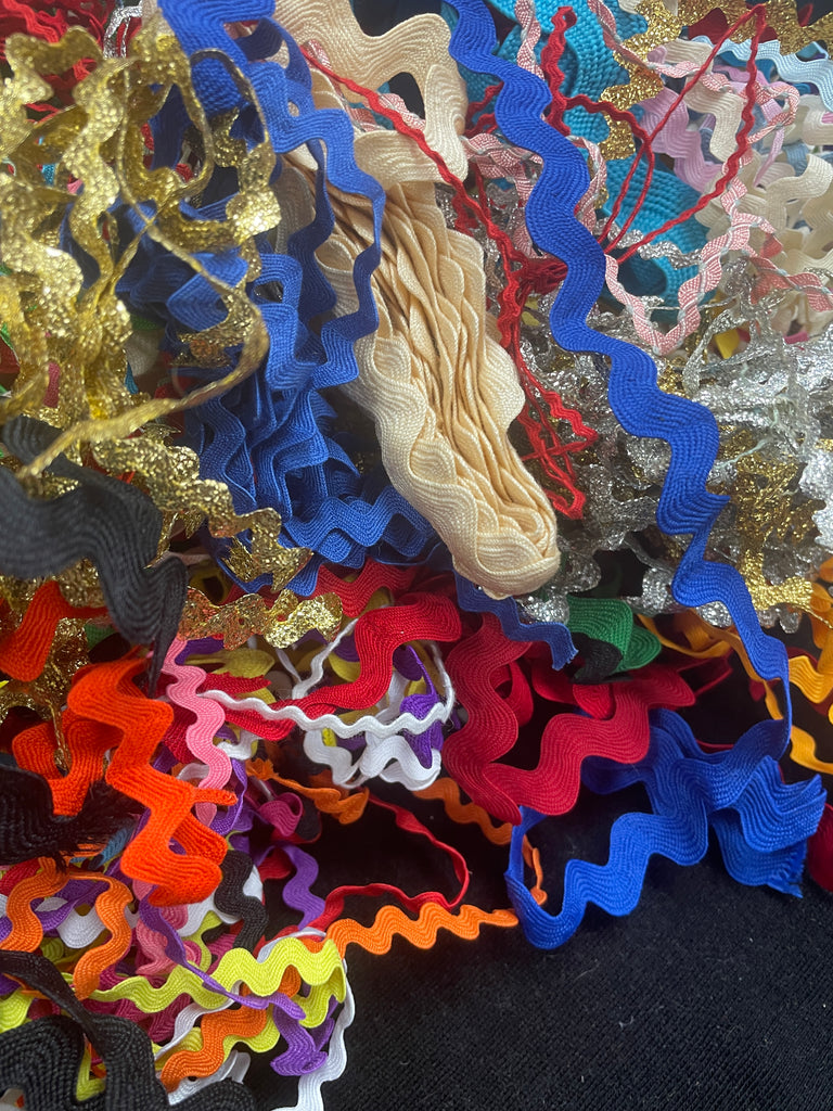 Rick Rack Mystery Scrap Bundle - 1 POUND – Lucky DeLuxe Fabrics